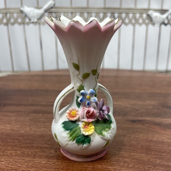 None | Accents | Vintage Porcelain Mini Bud Vase | Poshmark